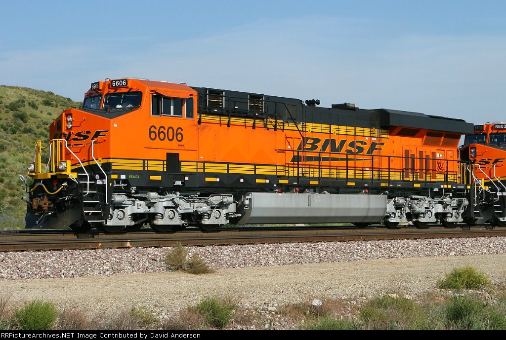 BNSF 6606